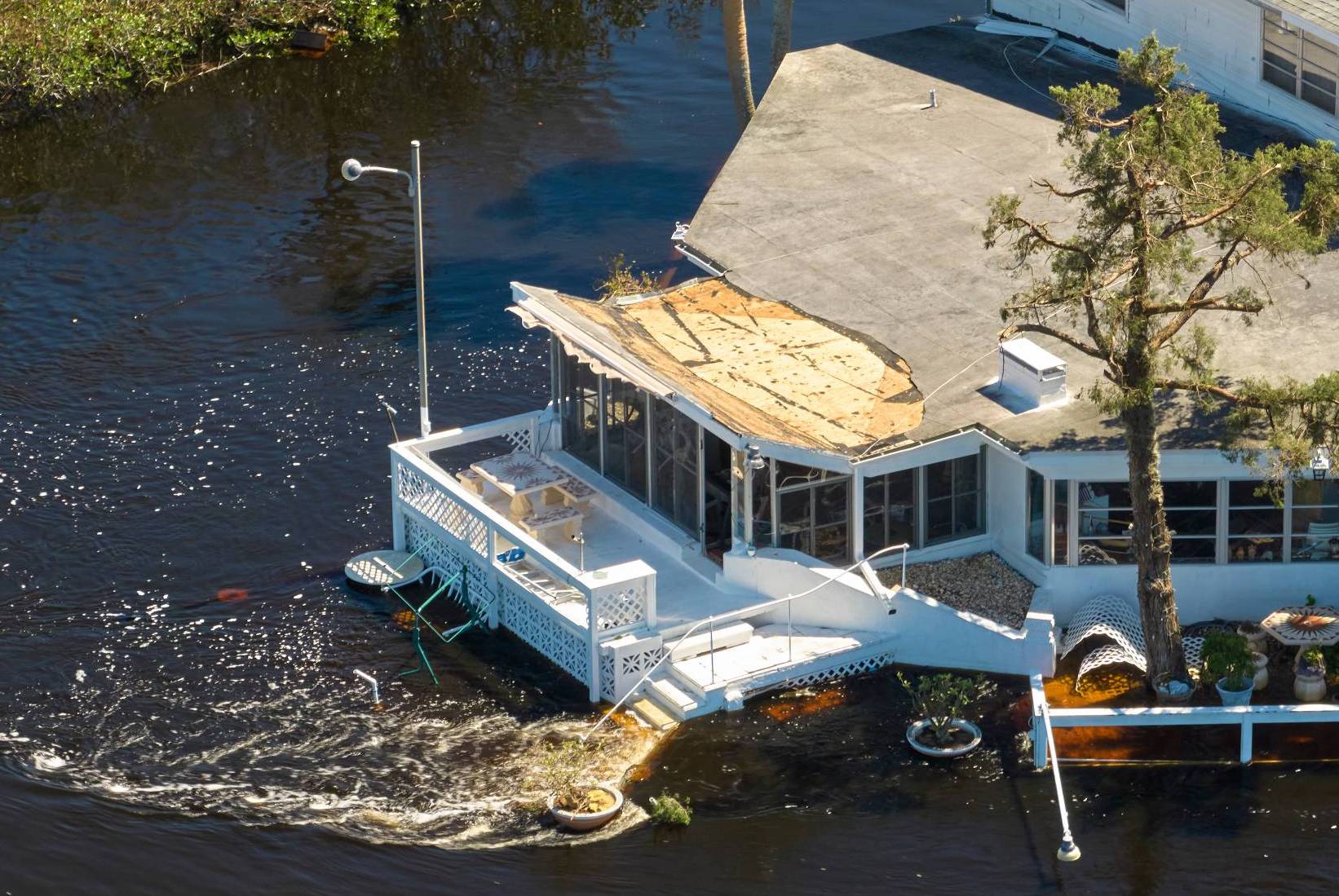 Dealing With Hurricane Storm Damage - Florida Gulf Mitigation